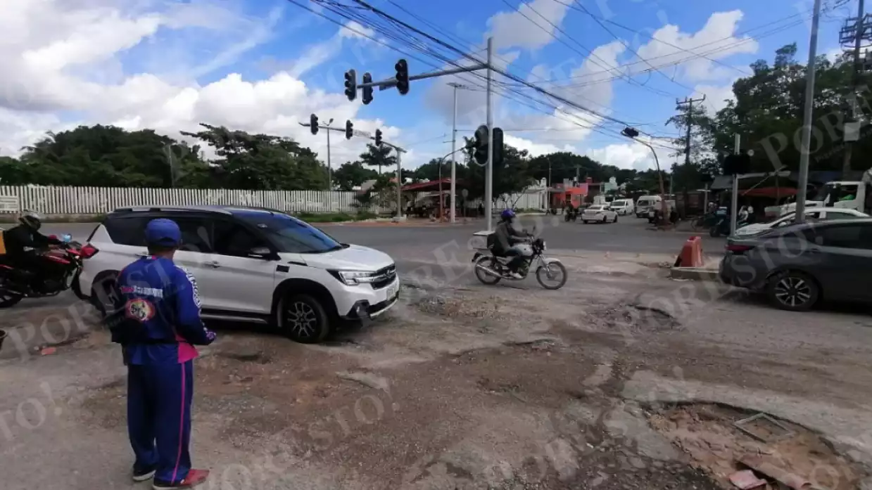 Cruce en mal estado por baches pone en peligro a vecinos de la Región ...