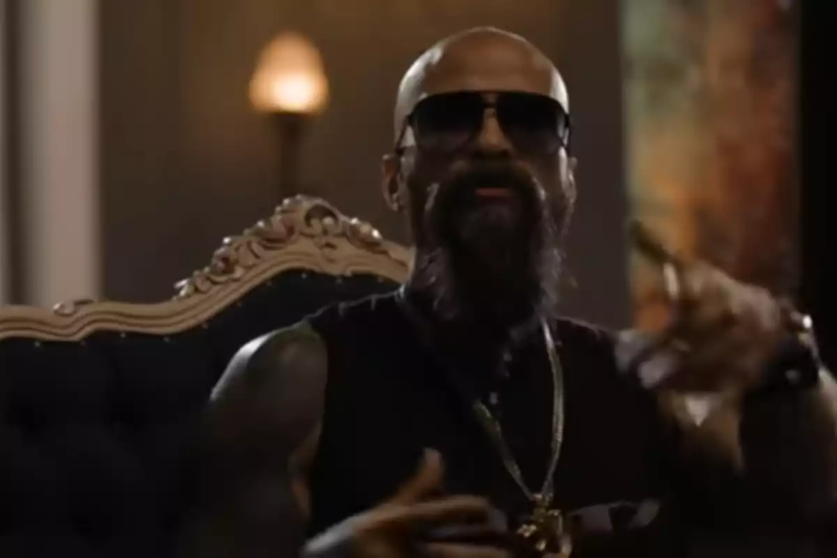 Este es el video musical de Babo de Cartel de Santa que está causando ...