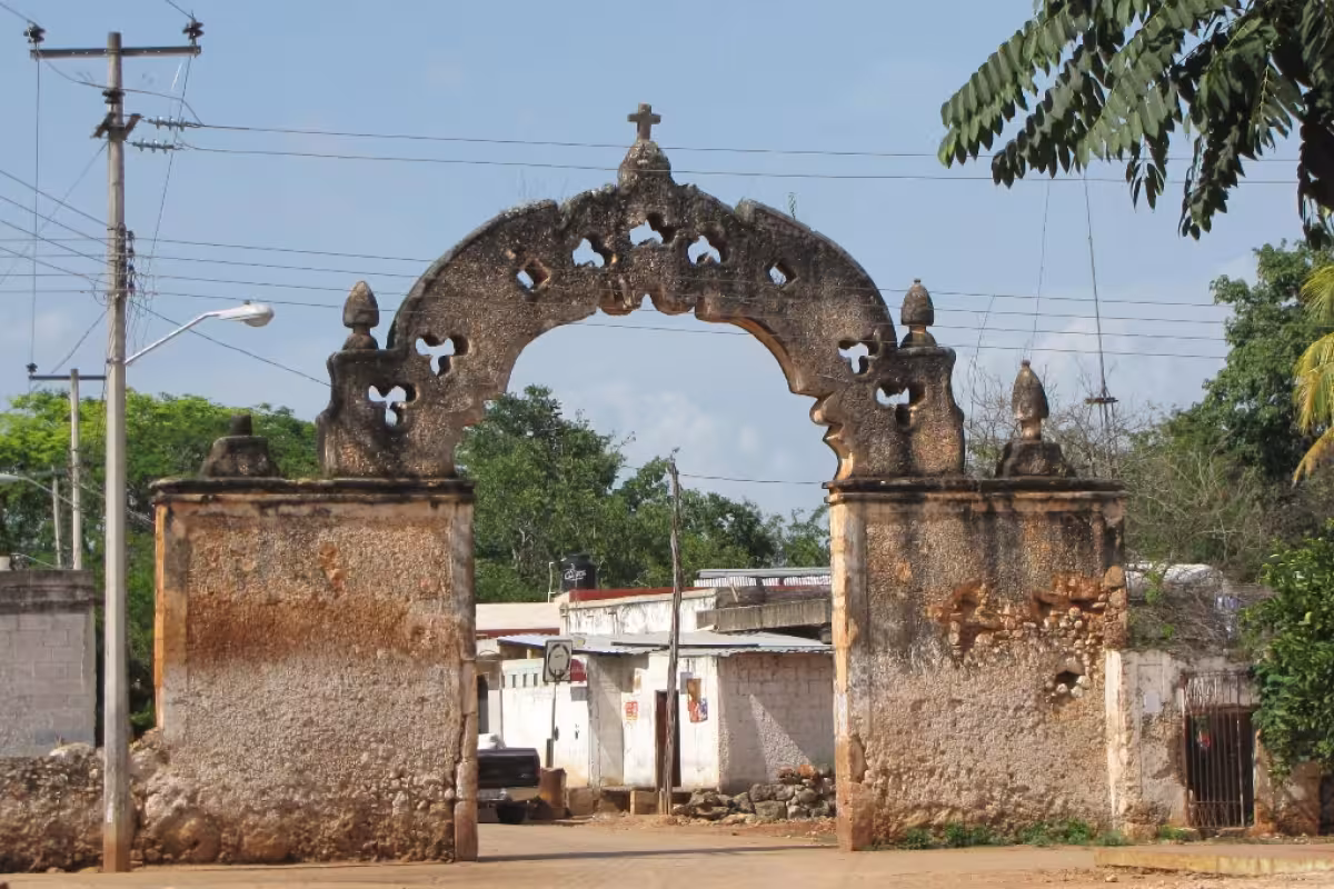 Emblemático arco maya de San Antonio Yaxché, Hopelchén, de más de 100 ...