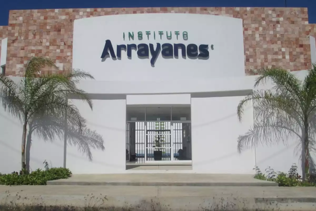 Estudiantes habrían amenazado con un tiroteo en el Instituto Arrayanes ...