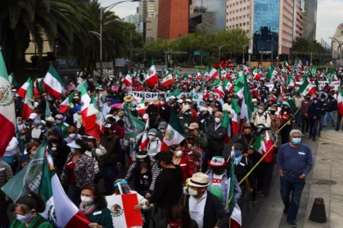 FRENAA llega al Zócalo Capitalino como se los propuso AMLO - PorEsto