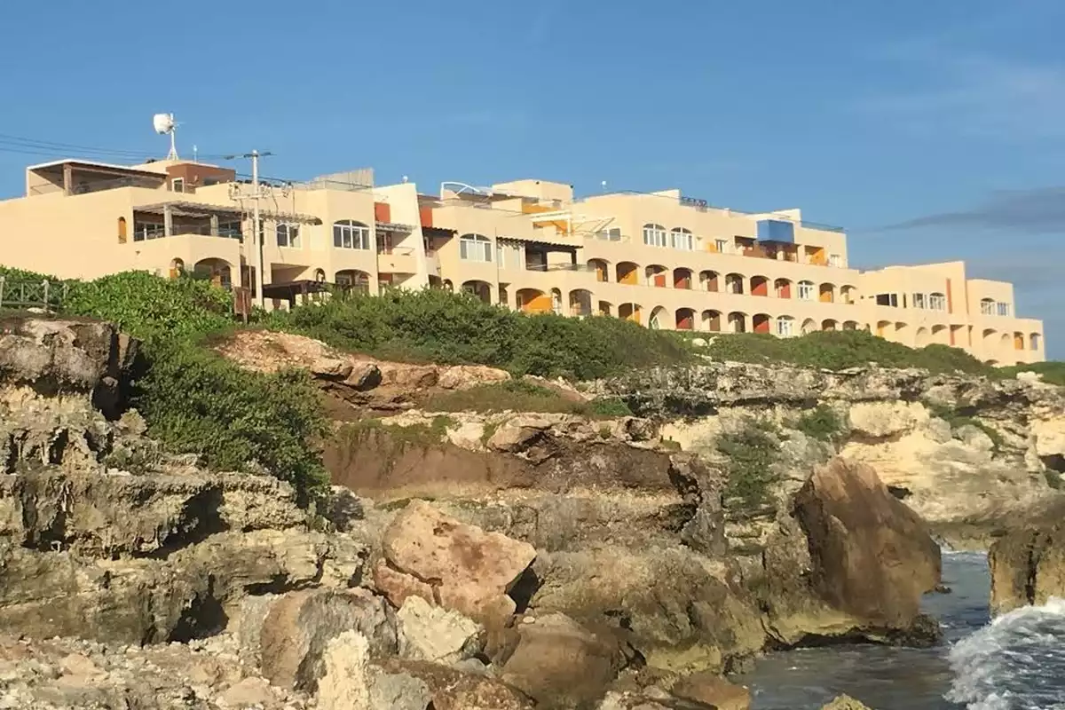 Aseguran a siete balseros cubanos en Isla Mujeres; una mujer embarazada ...