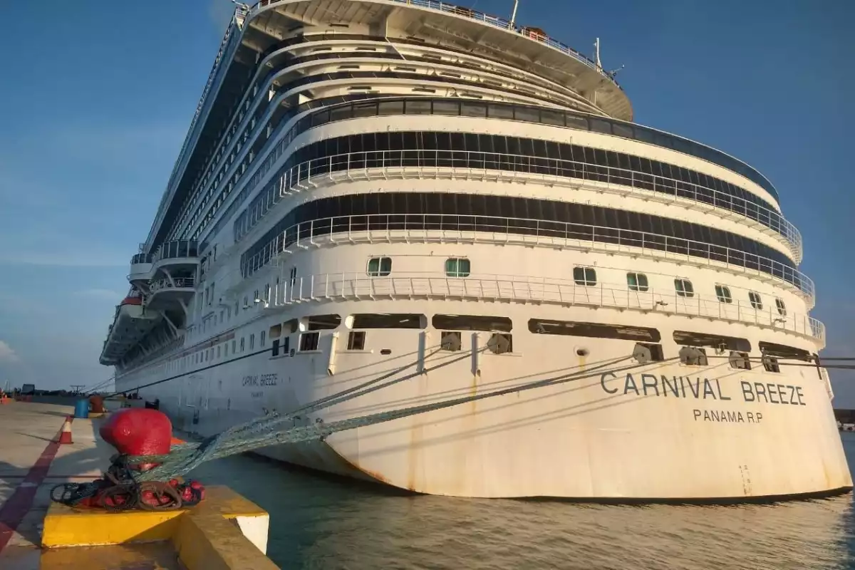 Atraca crucero Carnival Breeze a Progreso, Yucatán, con más de mil ...