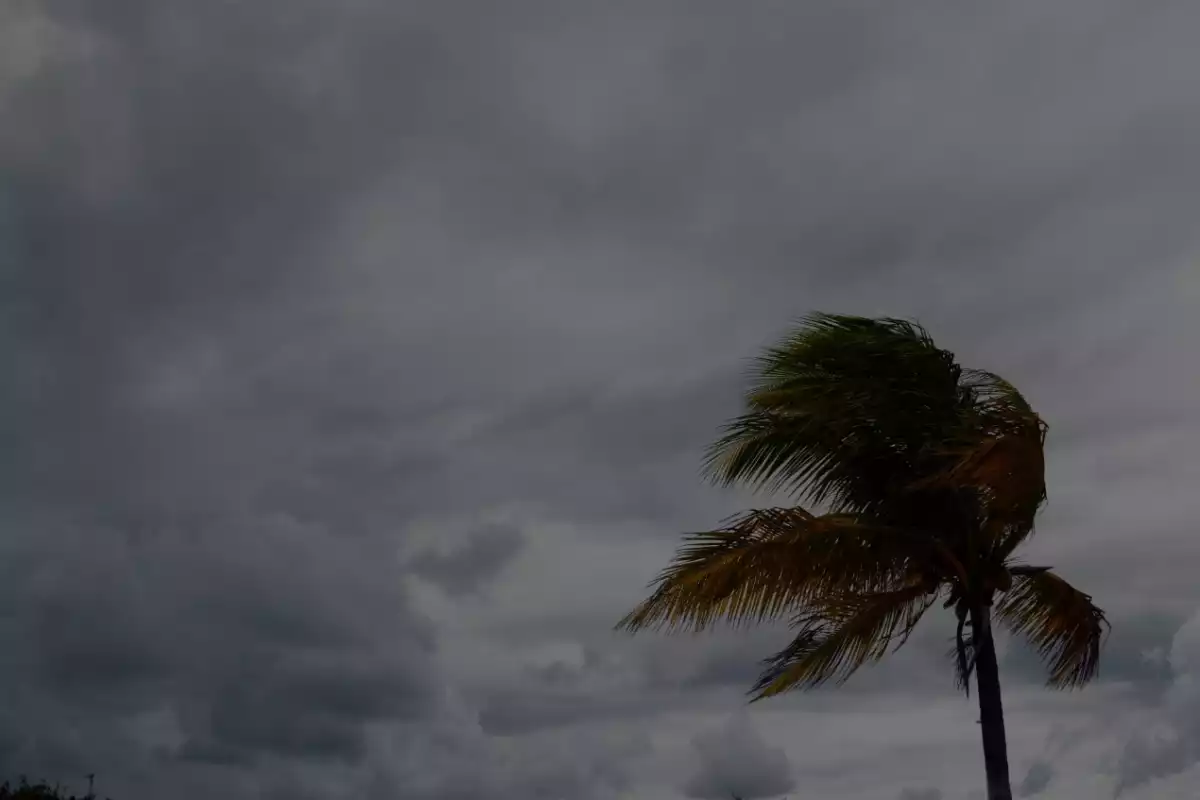 La potencial Tormenta Tropical Trece cada vez más cerca de la Península de Yucatán - PorEsto