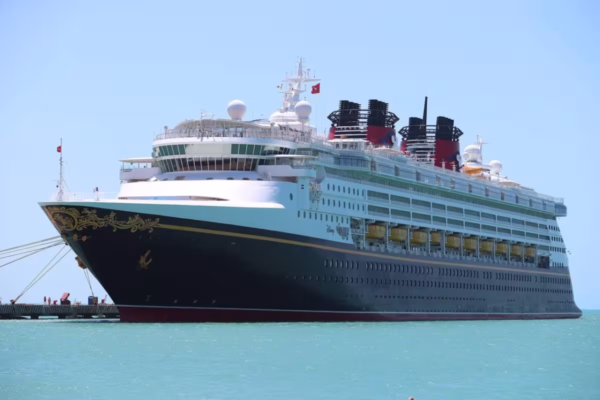 Crucero 'Disney Wonder' arriba a Progreso, Yucatán - PorEsto