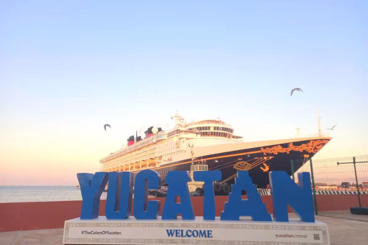Llegan más de 3 mil turistas en el crucero Disney Magic a Progreso ...