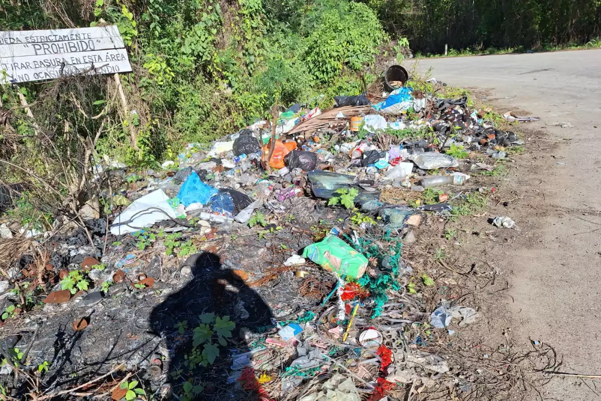 Carretera José María Morelos–Naranjal se convierte en tiradero ...