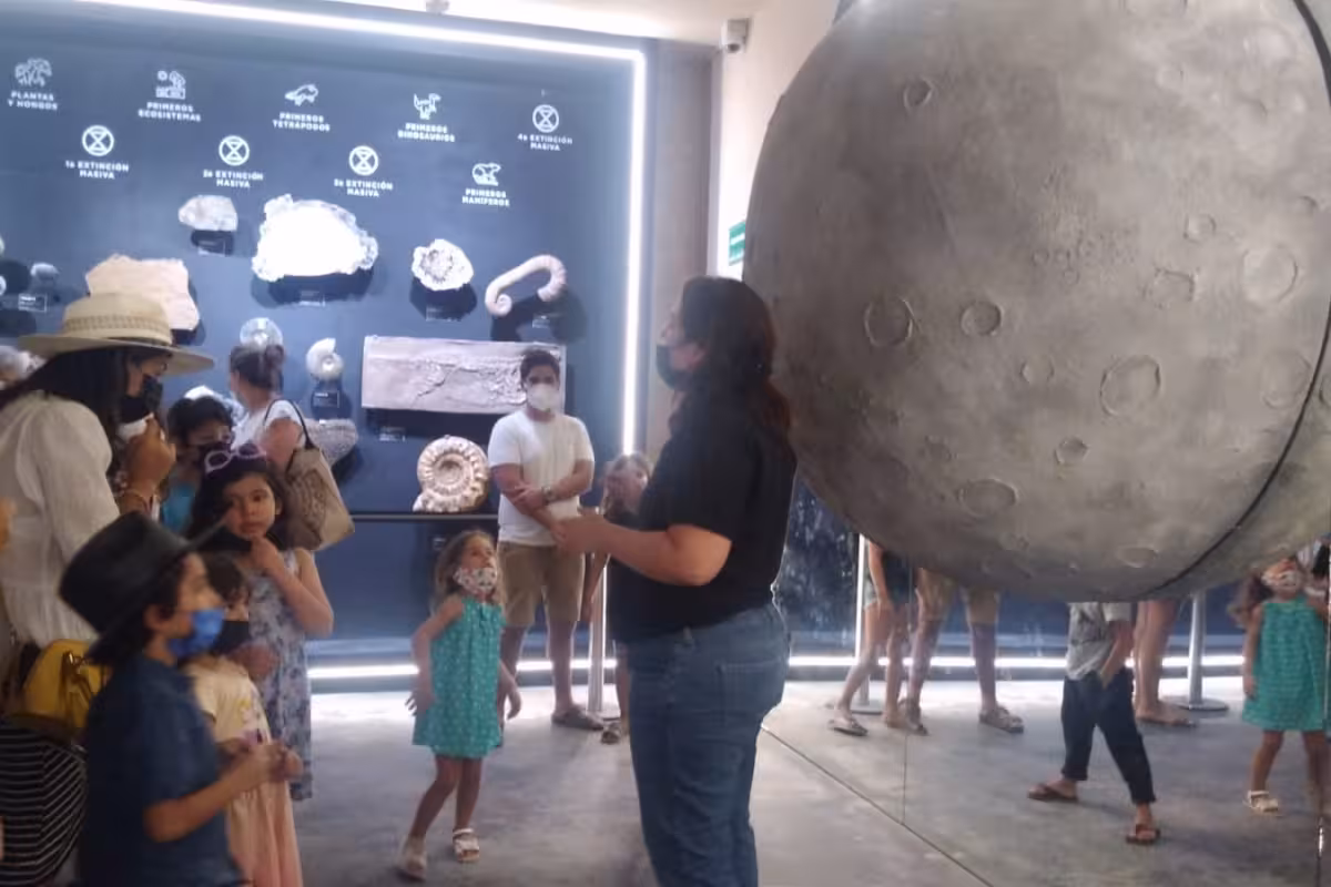 Turistas aprovechan visita a Progreso para recorrer el Museo del ...