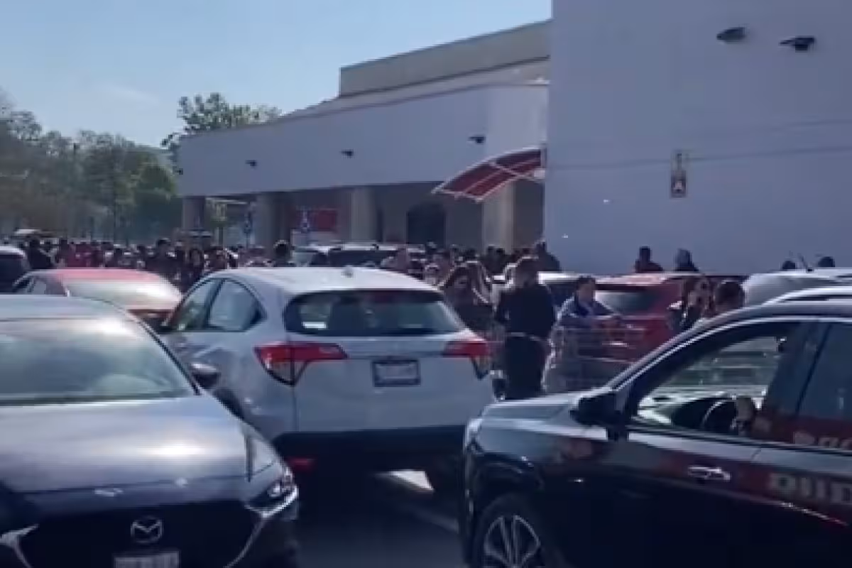 Compras de última hora previas a Navidad crean largas filas en el ...