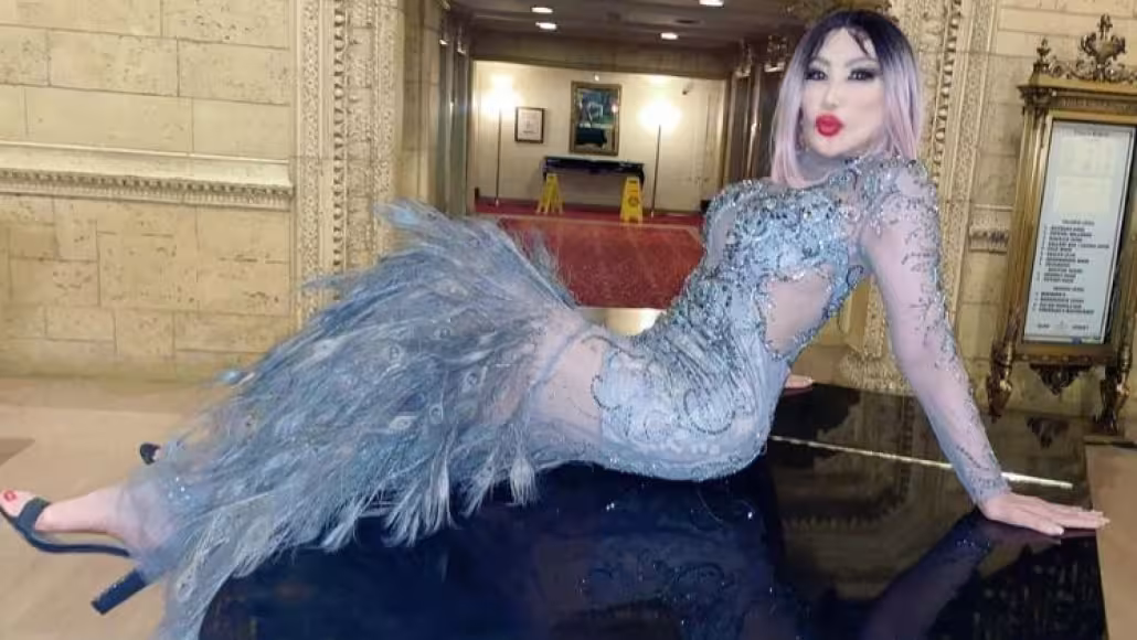 Lyn May demuestra sus habilidades como vedette en su nuevo video ...