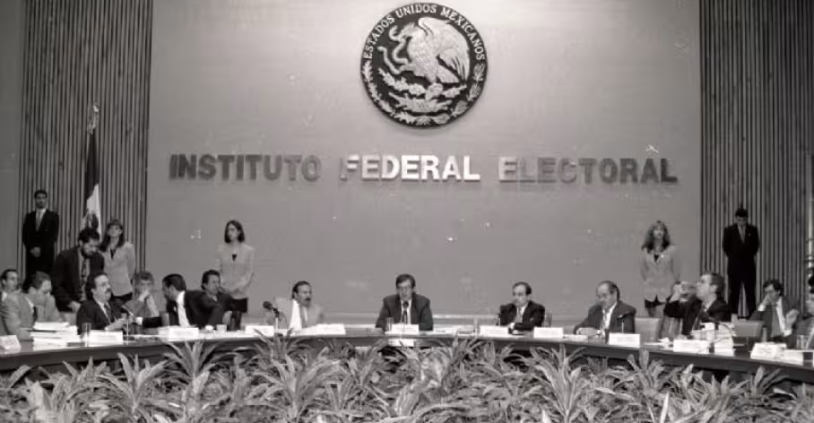 Día del IFE: La institución que dio certeza a la democracia en México ...