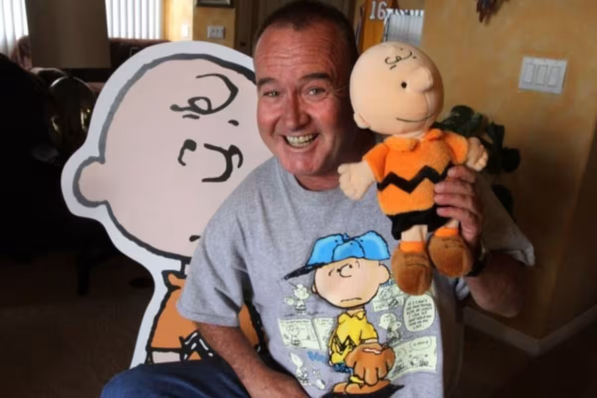 Peter Robbins, actor que dio voz a Charlie Brown, se suicidó a los 65 ...