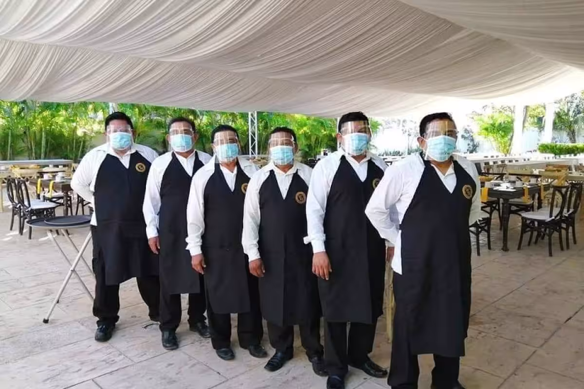 Banqueteros piden segunda oportunidad para abrir en Yucatán - PorEsto