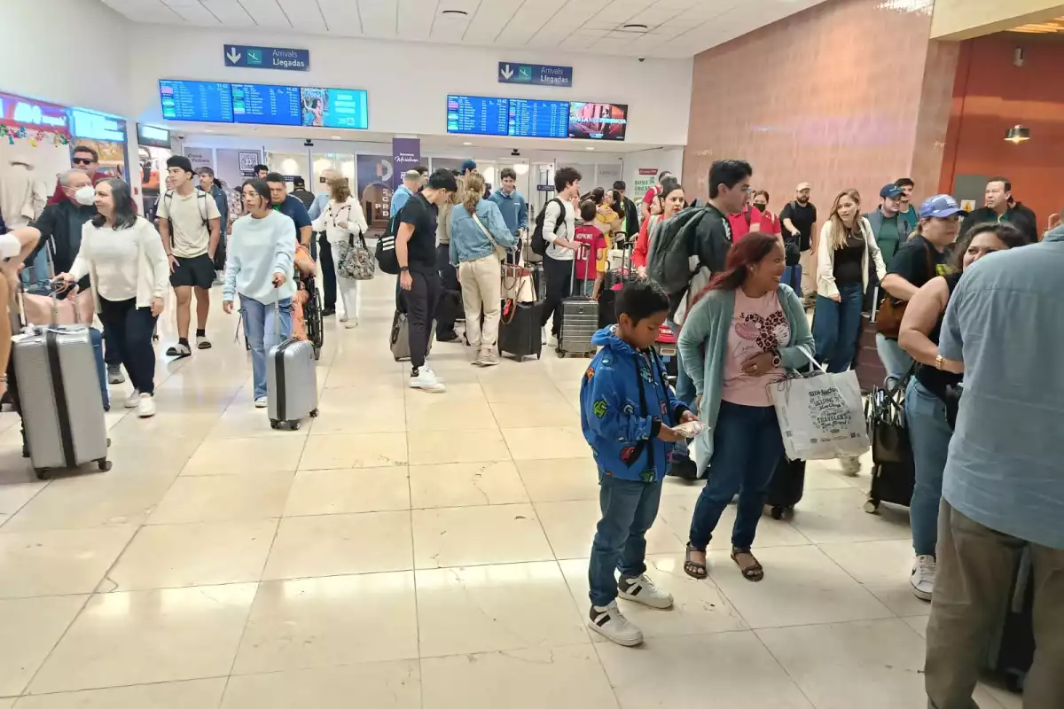 Aeropuerto de Mérida registra vuelos al tope por llegada de viajeros de ...
