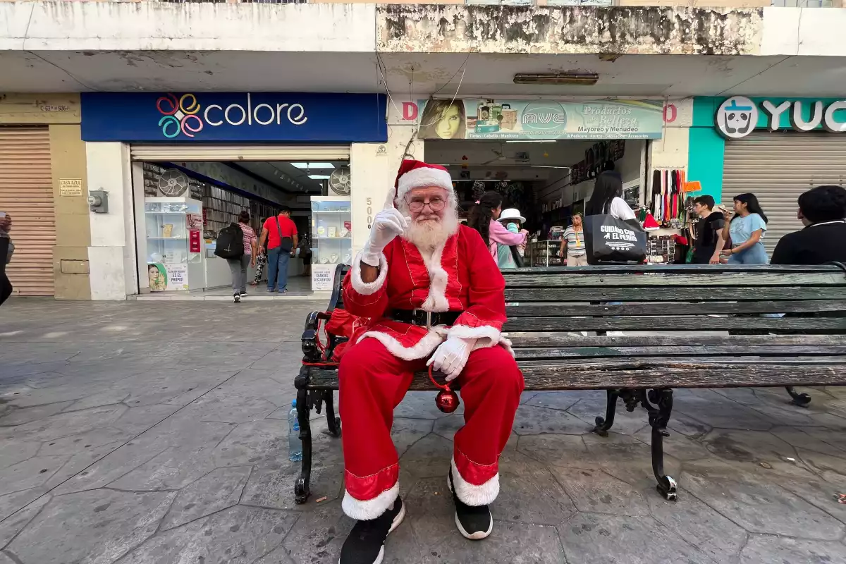 El centro histórico de Mérida tiene su propio Santa Claus - PorEsto