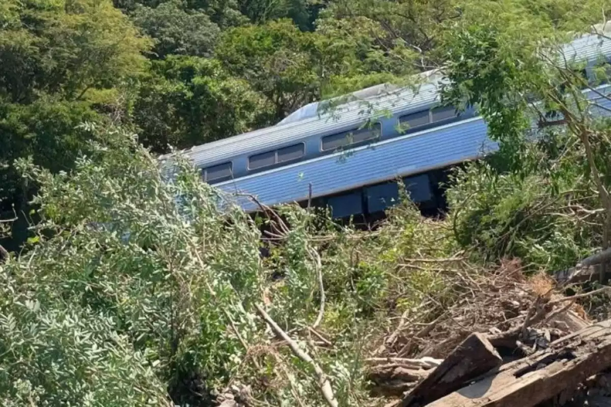 Videos revelan la magnitud del descarrilamiento del Tren Interoceánico ...