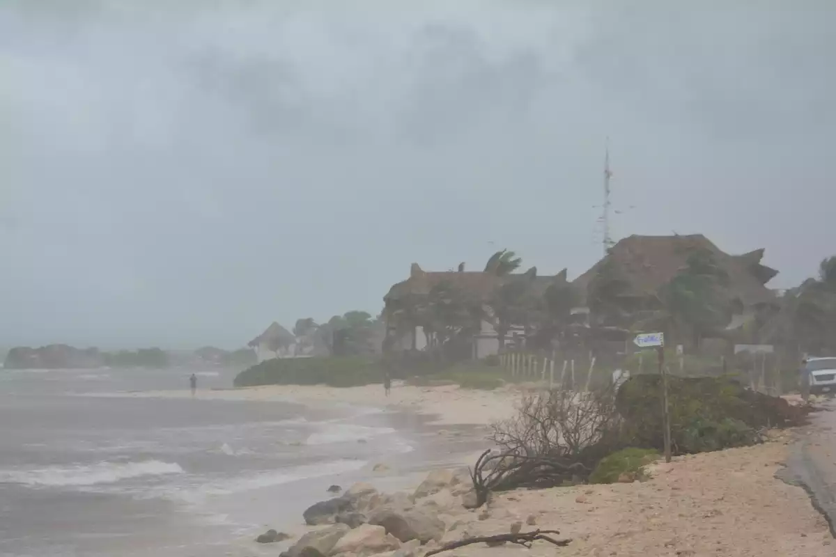 Huracán Beryl: Declaran Alerta Amarilla en el Centro y Sur de Quintana Roo - PorEsto
