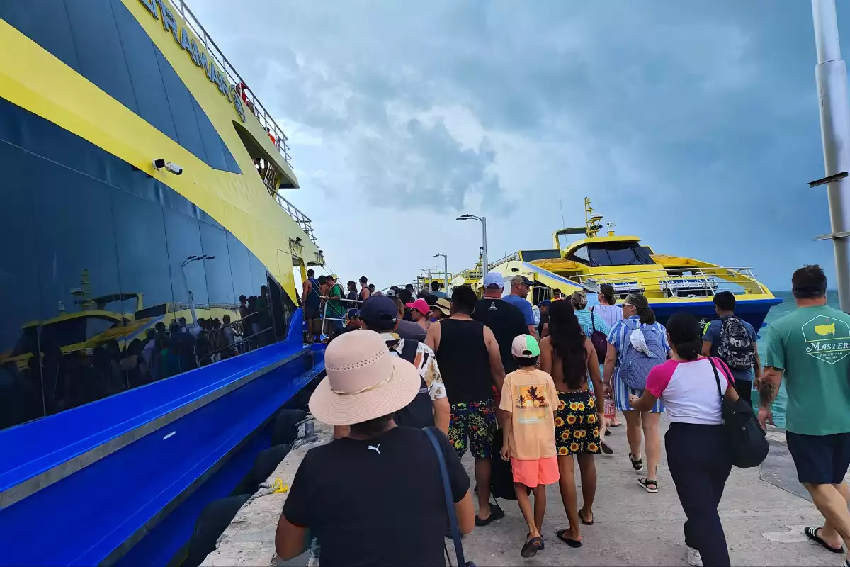 Vigilan canal de baja presión y Onda Tropical 4: Puerto Juárez cerrado a la navegación menor por ...