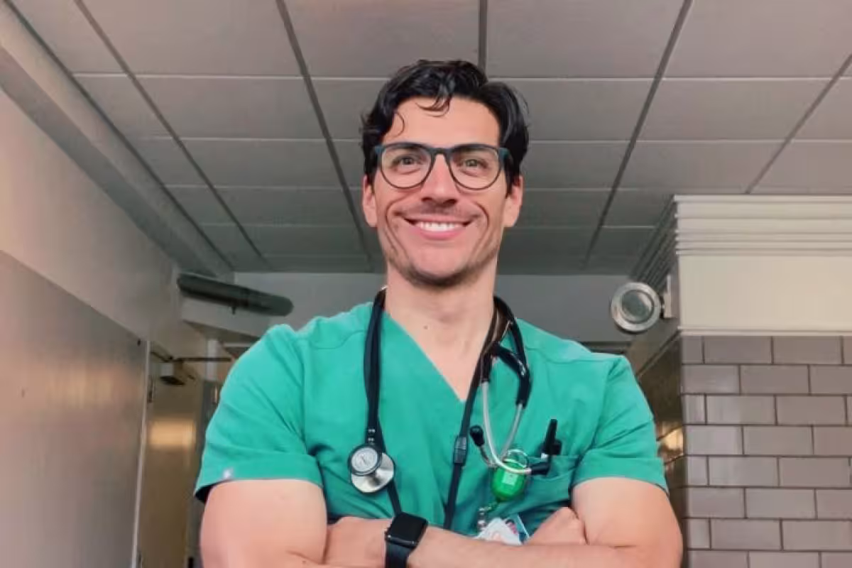 ¿Quién es el Dr. Mau González, médico campechano y embajador de UNICEF ...