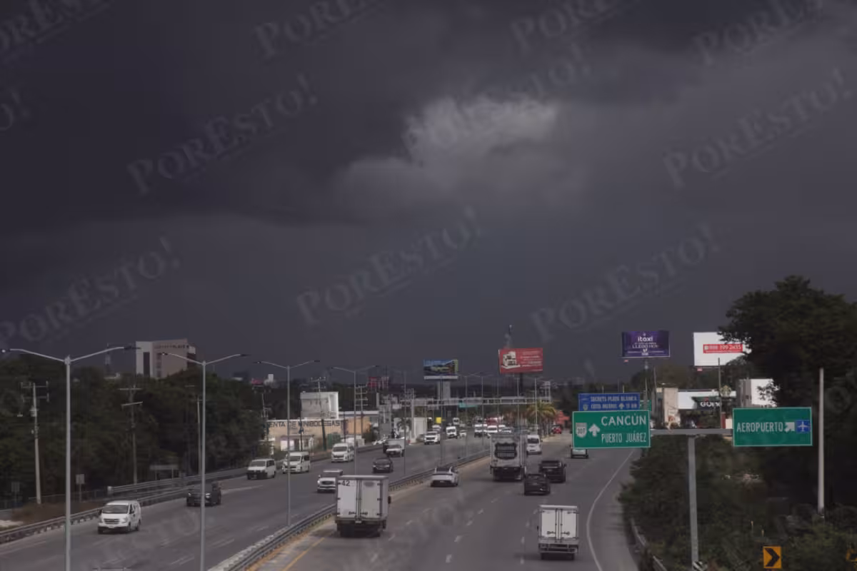 Intensas lluvias en Cancún causó encharcamientos, accidentes viales y ...