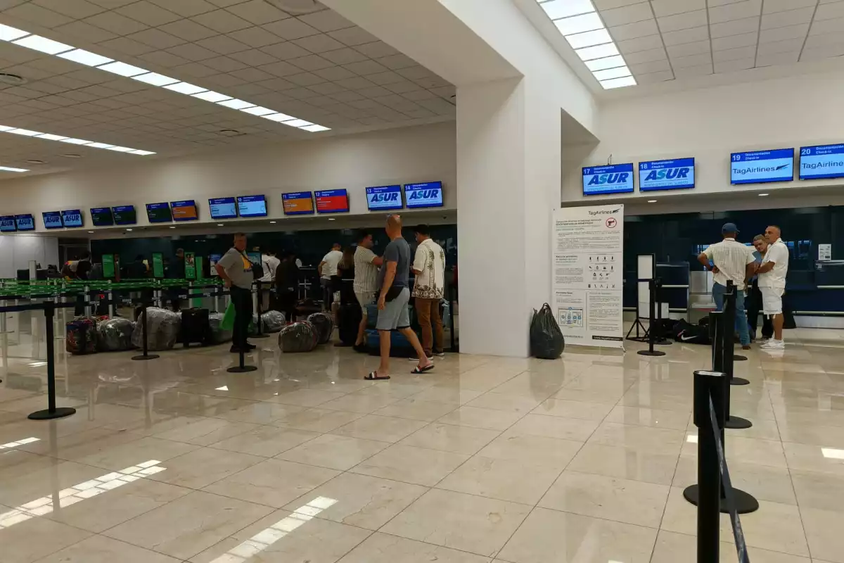 VivaAerobus retrasa más de cinco horas el vuelo de Mérida a Monterrey ...