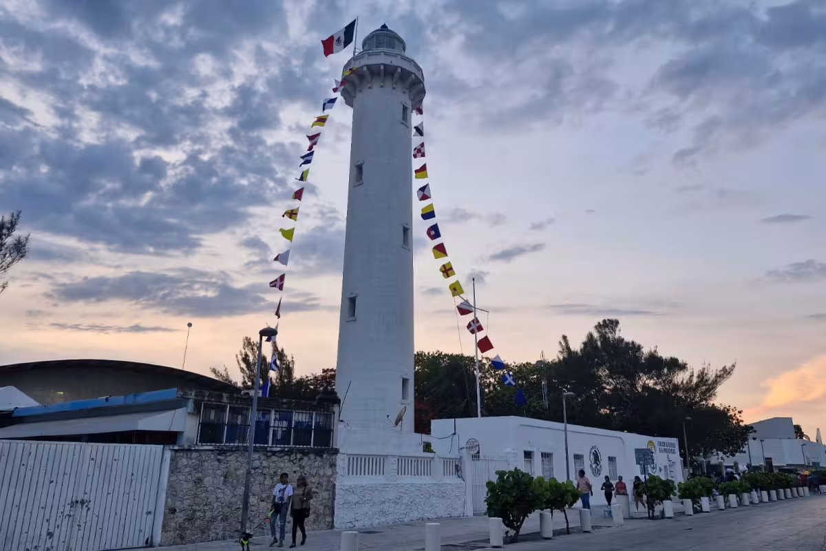 Conmemoran el 132 aniversario del faro de Progreso, el segundo más alto ...
