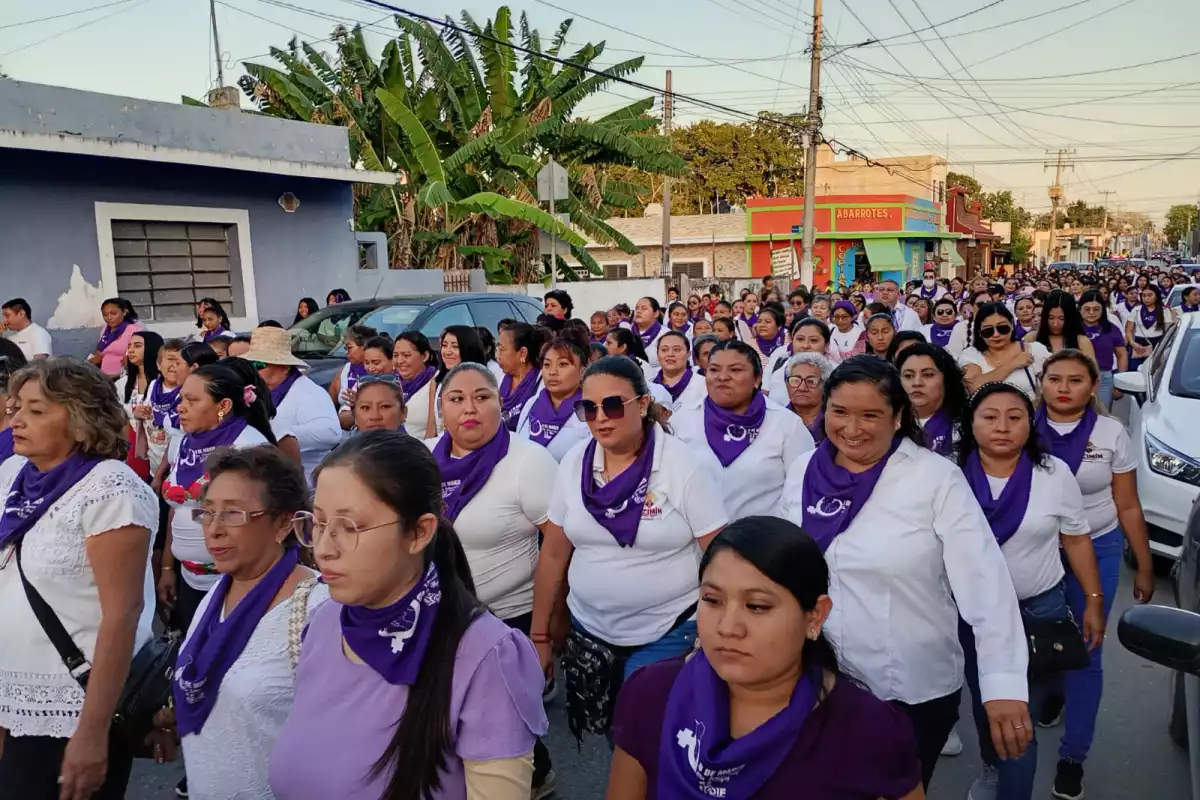 8M en Yucatán; mujeres se manifiestan en los municipios para acabar la ...