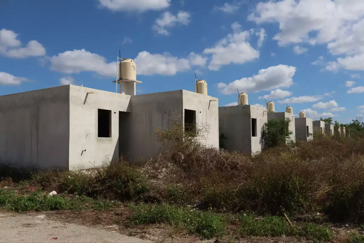 Constructoras dejan a 60 personas sin casa en Mérida; obras permanecen ...