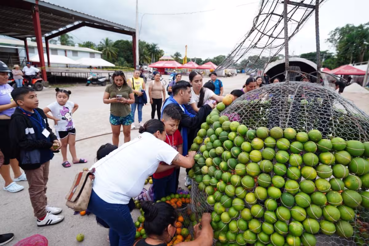 Niños del Centro de Autismo decoran en la Feria de la Naranja de ...