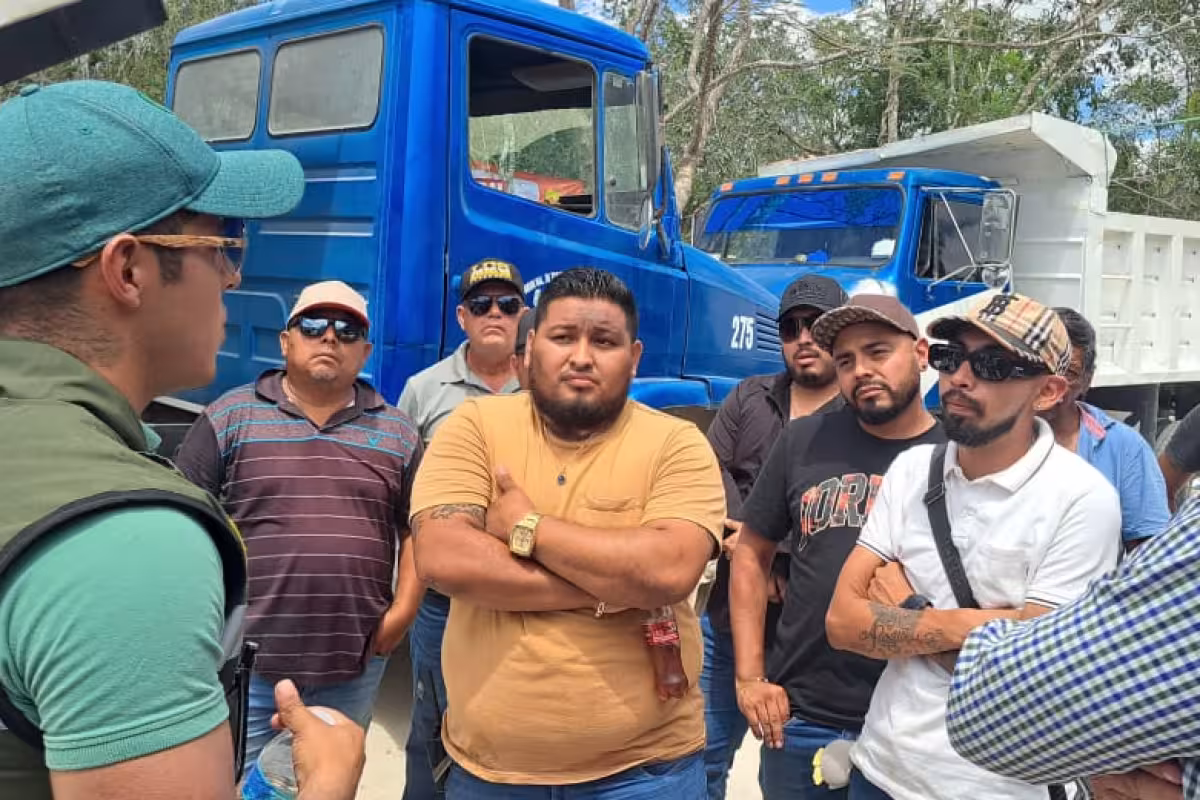 Volqueteros de Tulum realizan bloqueos ante falta de empleo - PorEsto