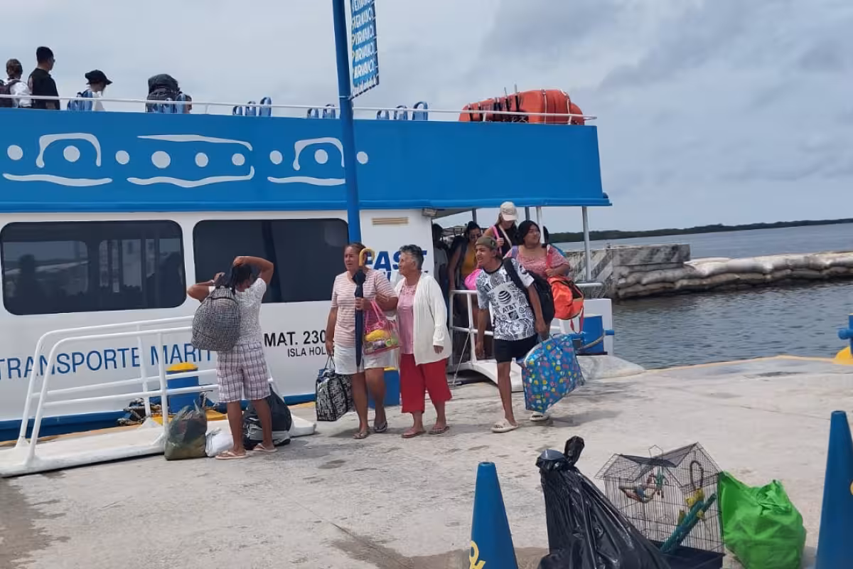 Inicia evacuación en Holbox por el Huracán Milton de categoría 5 - PorEsto