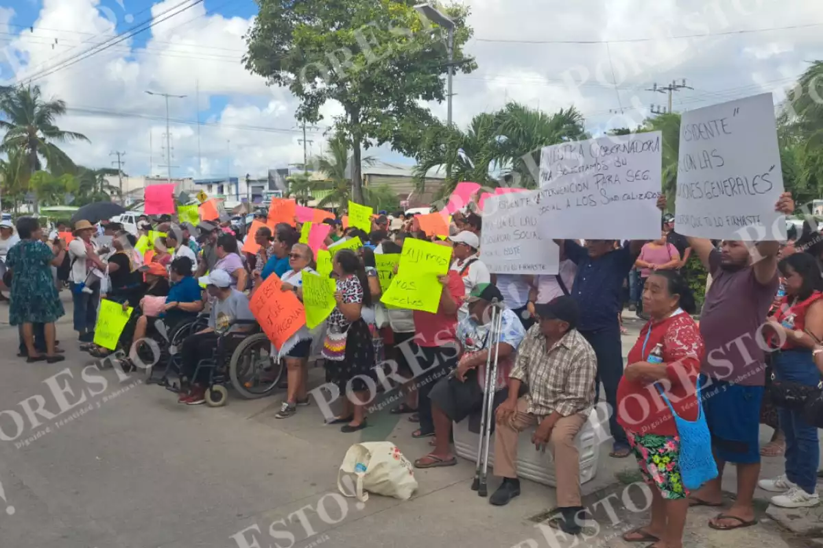 Trabajadores del Ayuntamiento de Tulum se manifestaron por presunta ...