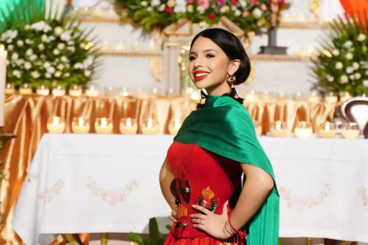 Ángela Aguilar revela que busca ser un ejemplo para sus fans más ...