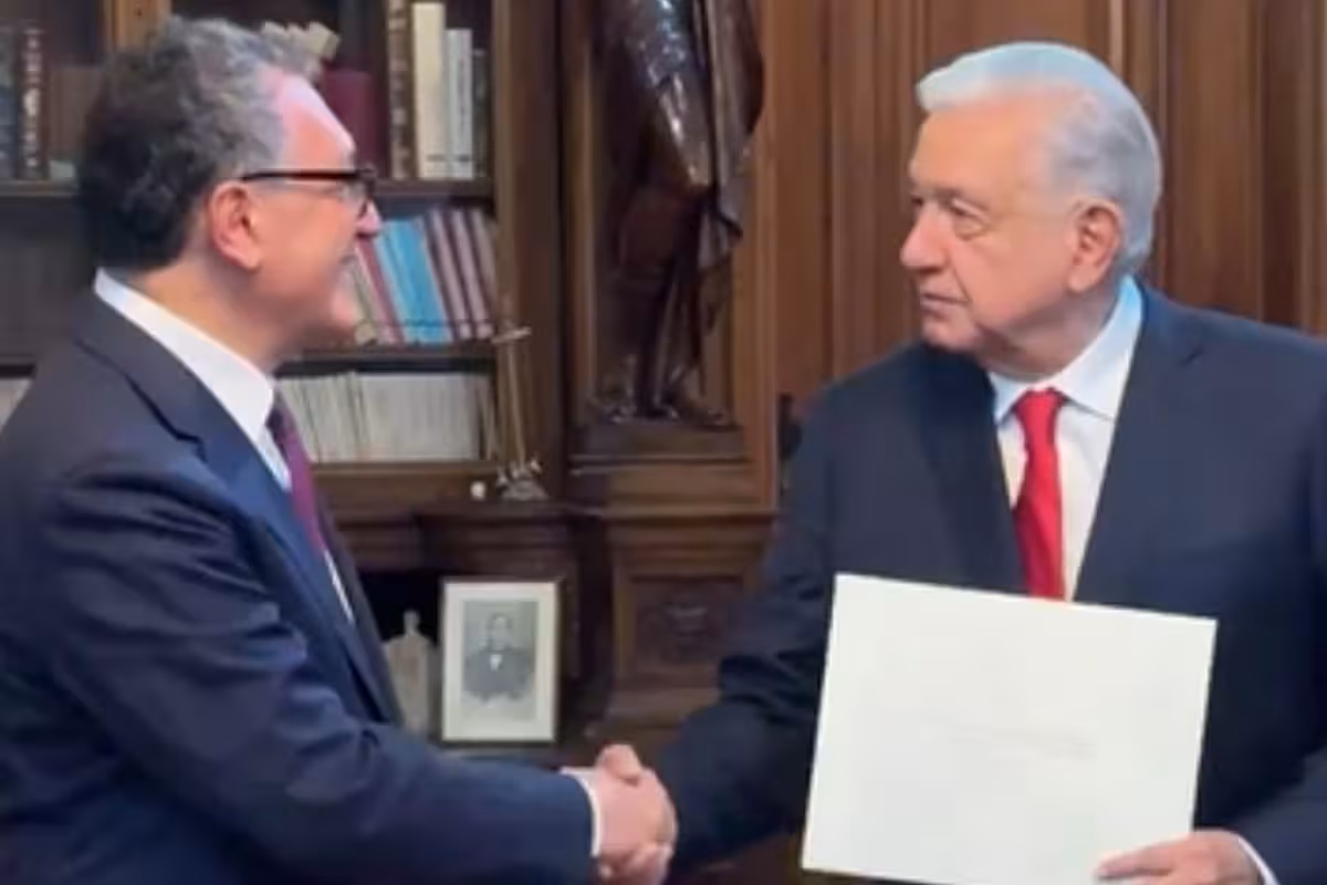 AMLO recibe cartas credenciales de 14 embajadores en Palacio Nacional ...