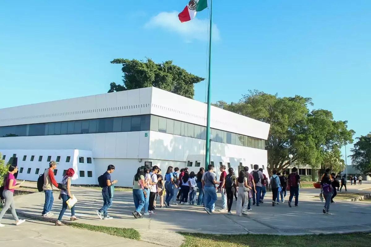 Estalla huelga en la Universidad Tecnológica Metropolitana de Mérida ...