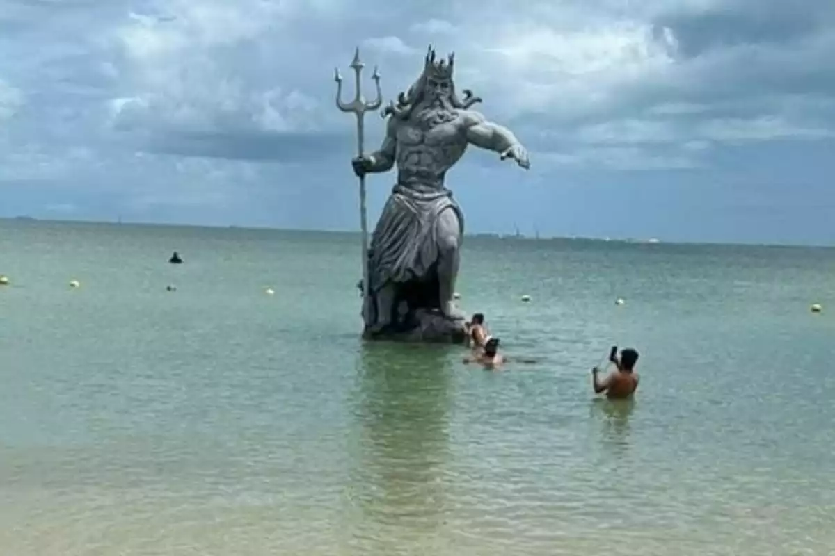 ¿Por qué clausuraron la estatua de Poseidón en Progreso? - PorEsto