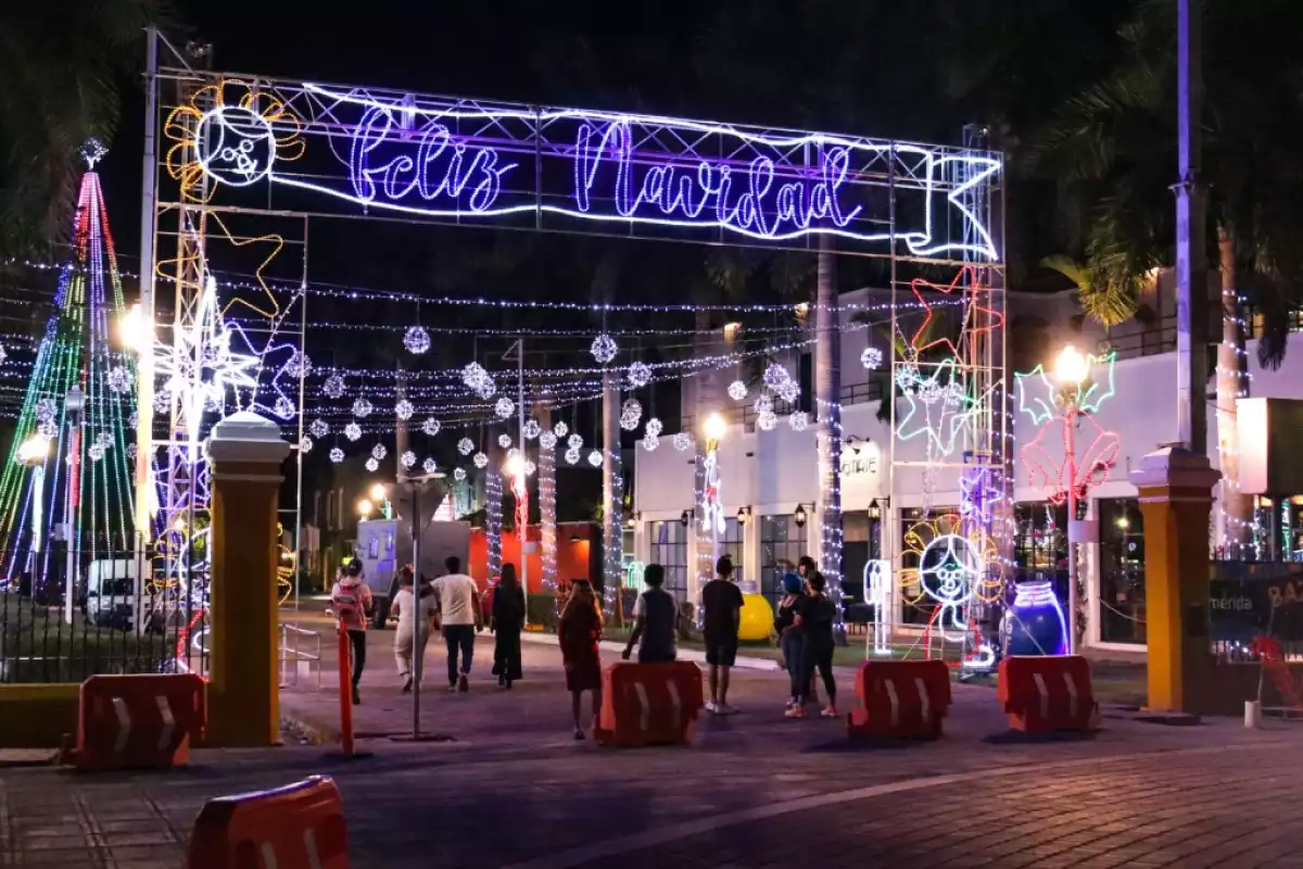 Mérida recibirá la Navidad: Encendido de árboles, parques y pista de ...