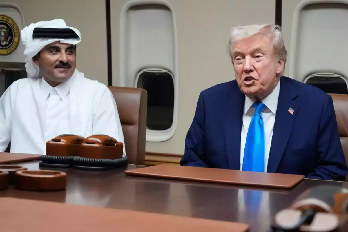 Donald Trump llega a Catar antes de su gira por Asia; se reúne con el ...