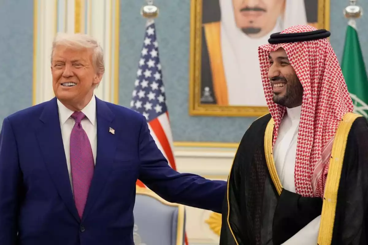 Trump inicia gira histórica por Oriente Medio con escala en Arabia ...