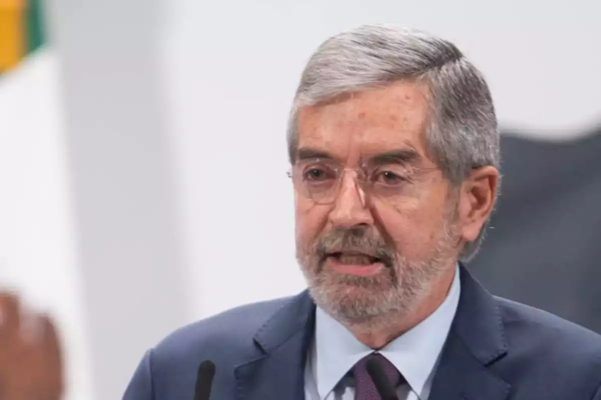 Juan Ramón de la Fuente elogia liderazgo de Claudia Sheinbaum tras ...