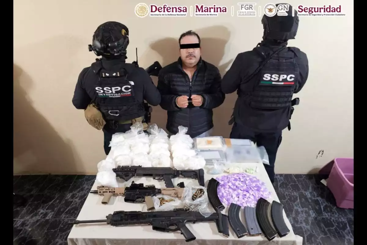Capturan a “El Chaparro” en Tijuana: 15 kg de droga y arsenal ...