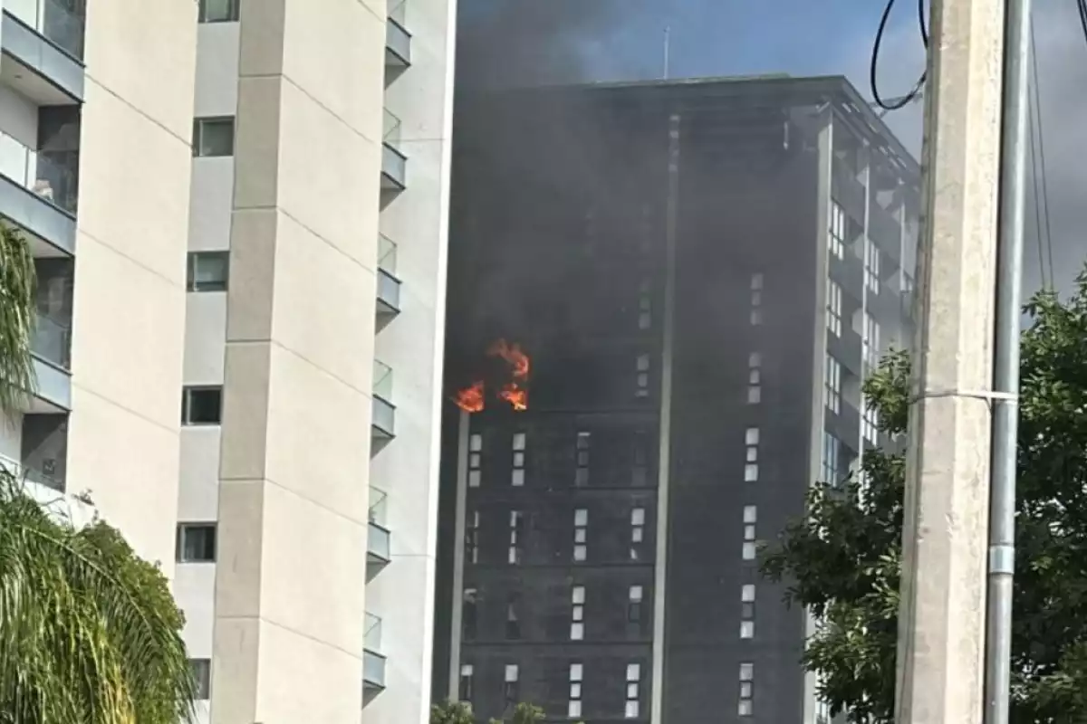 Se incendia un departamento en un edificio al Norte de Mérida - PorEsto