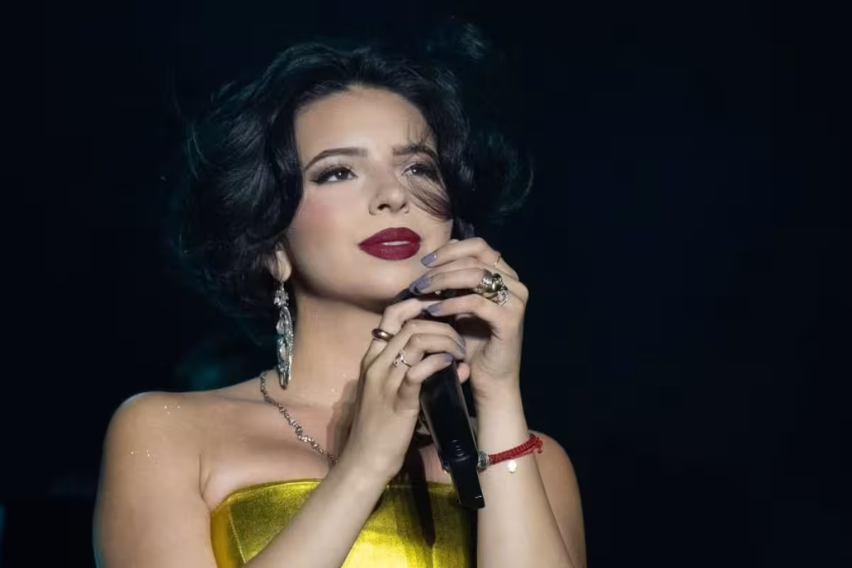 Ángela Aguilar revela que no quiere que sus hijos entren en la ...